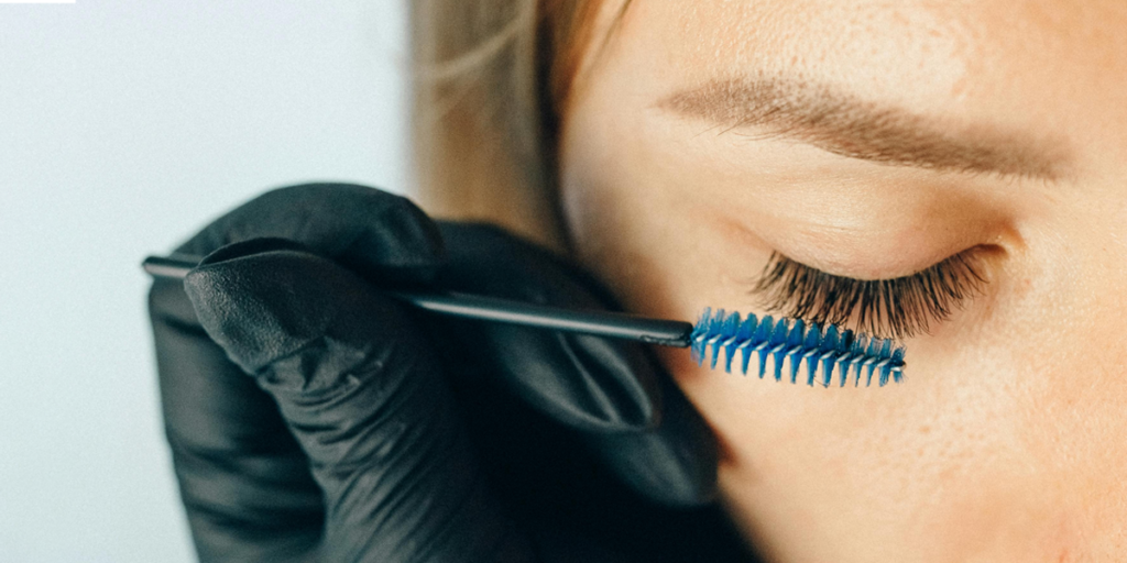 Eyelash Extensions Expert – Royal Metro College